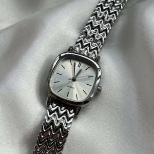 Vintage Silver Quartz Watch, Retro Square Dial Watch, Minimalist Silver ...