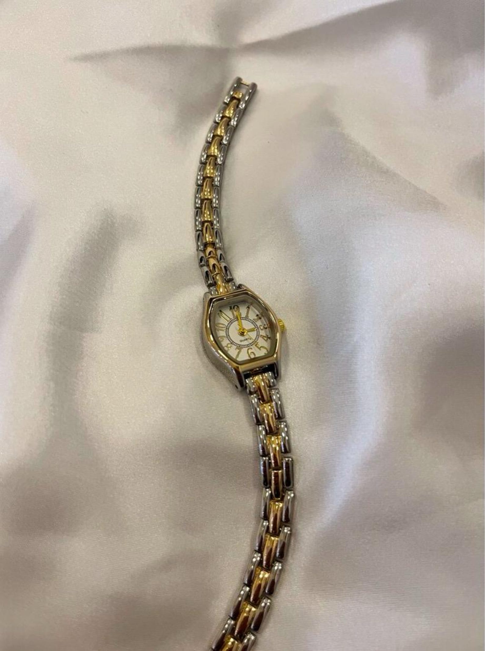 Elegant Gold Womens Watch, Minimalist Design, Luxury Wristwatch for ...