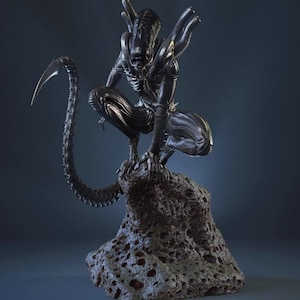 Xenomorph Alien Franchise perched - Etsy