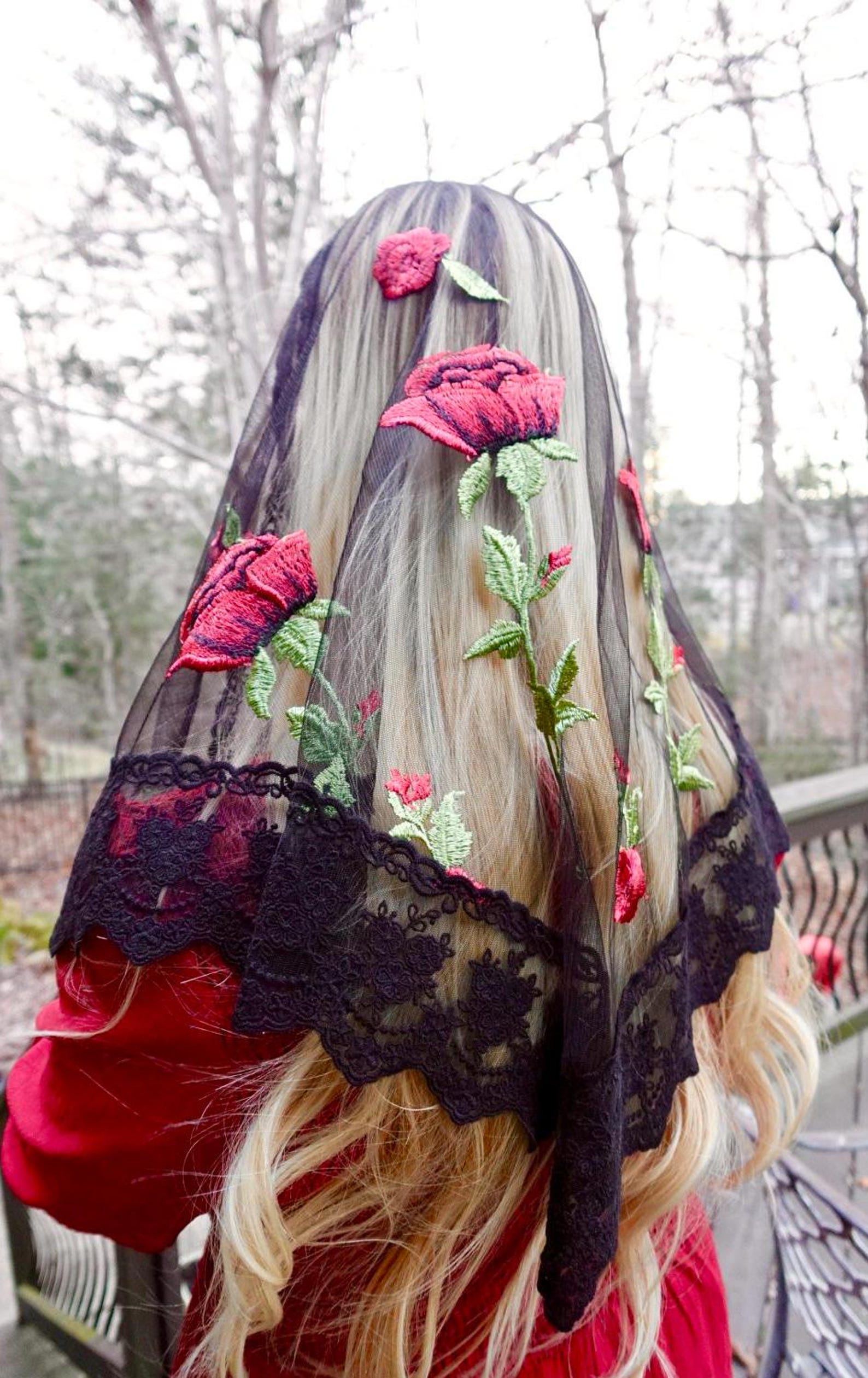 St. Therese Red Roses Triangle Chapel Veil | Black Mantilla ...
