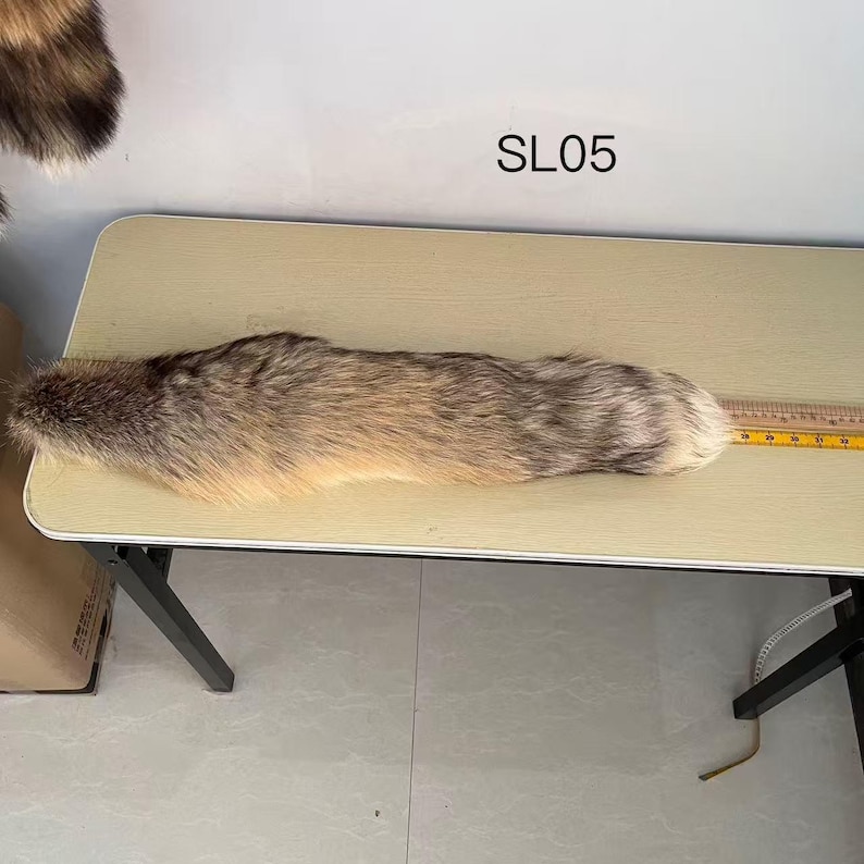 27" Fox Tails, Ethical Taxidermy Therian Tail Cosplay: Gray Gold, Clip ...