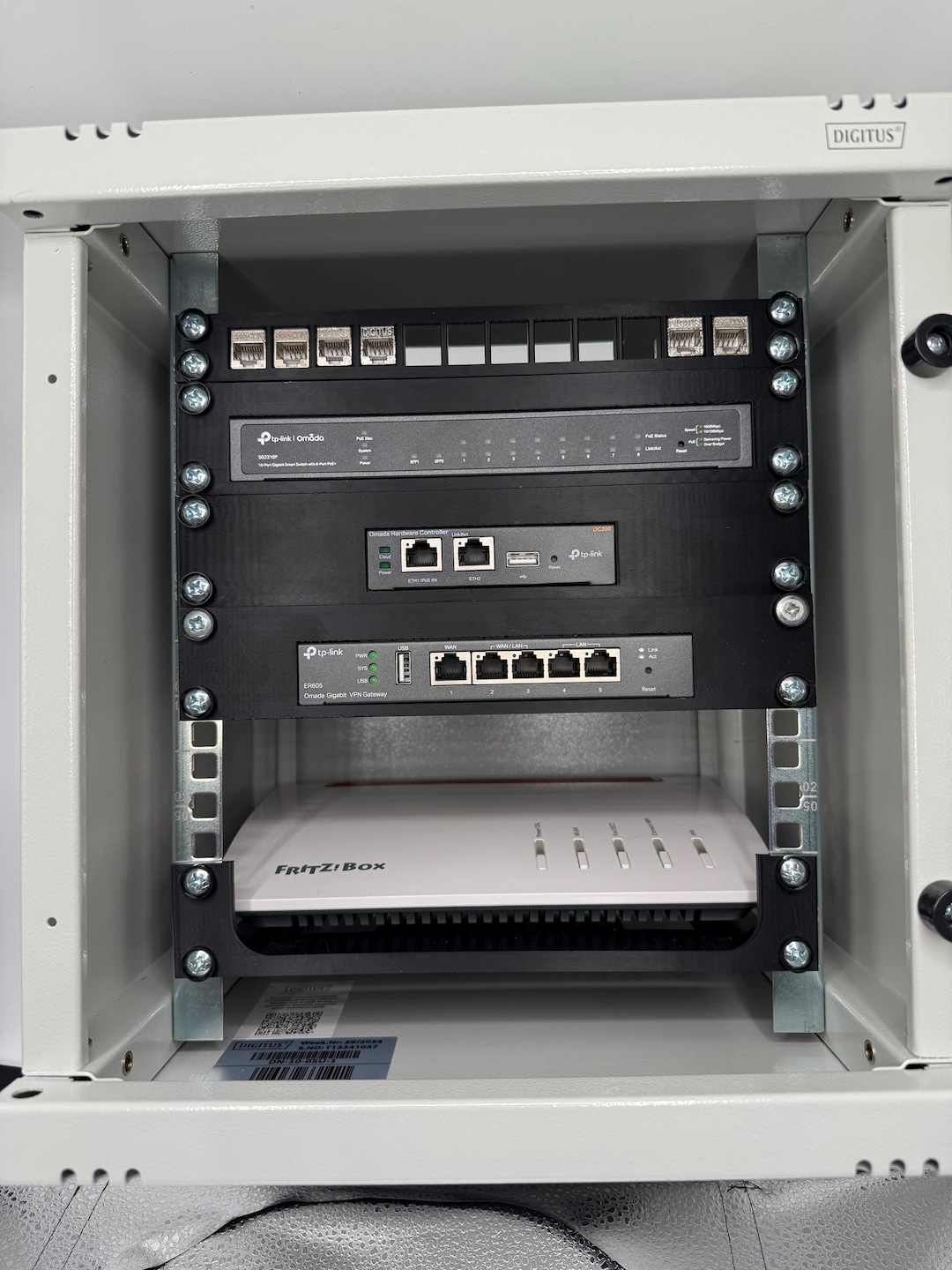 10" Rackmount Panel for Tp-link Omada SG2210P / SG2008P | PETG 10" to ...