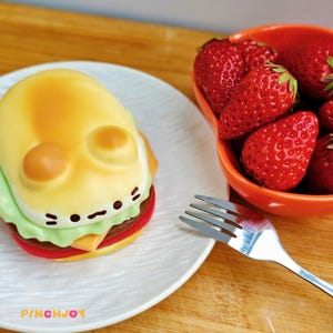 Teriyaki Cat Burger Squeeze Toy - Adorable Kawaii Stress Relief Gift ...