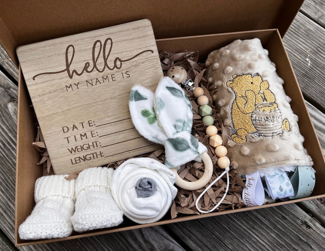 Classic Winnie the Pooh Baby Gift Set Lovey Blanket, Birth Stats Plaque ...
