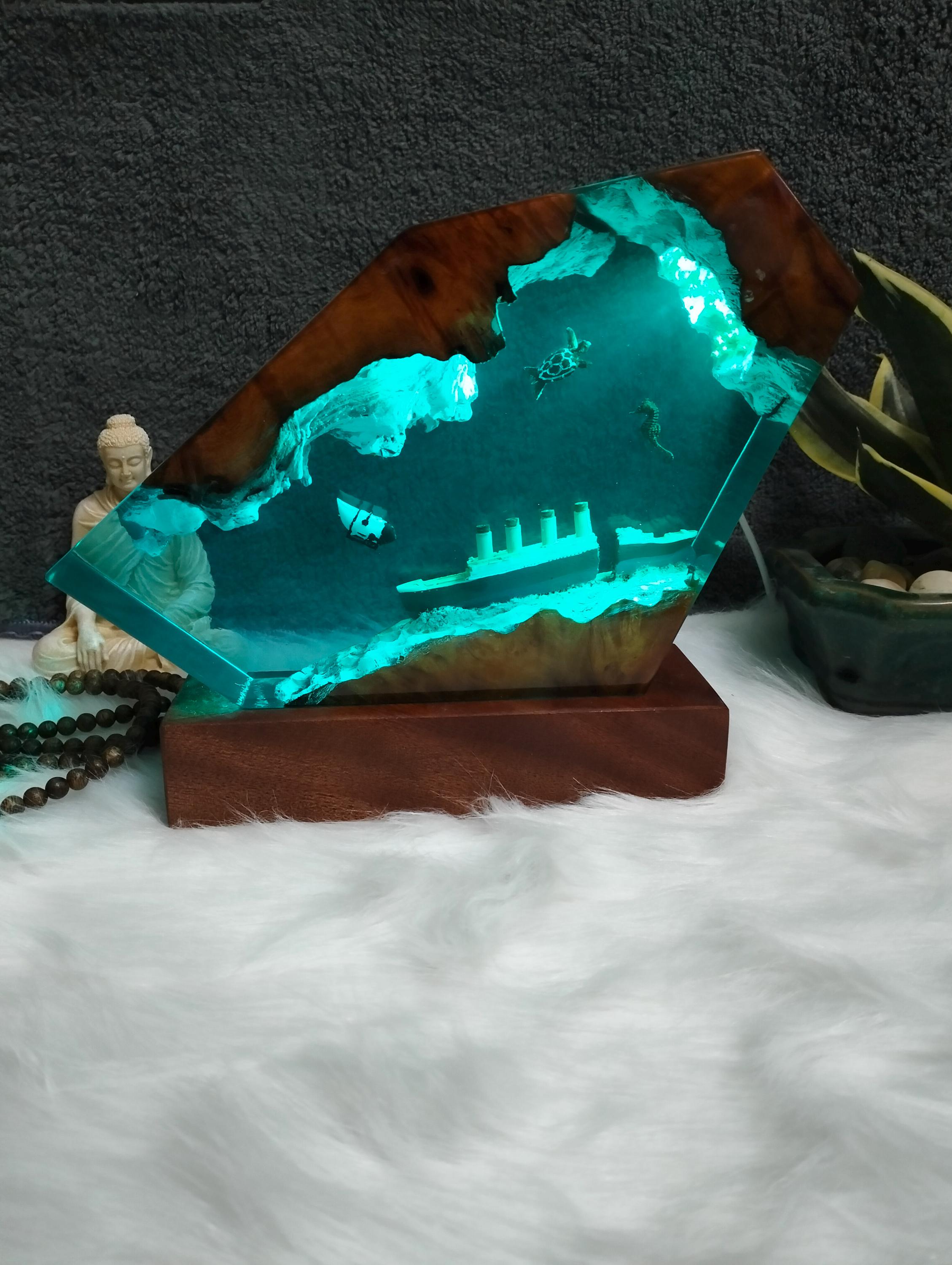 Resin Light Lamp Handmade, Titanic Lamp , Titan Ship - Etsy