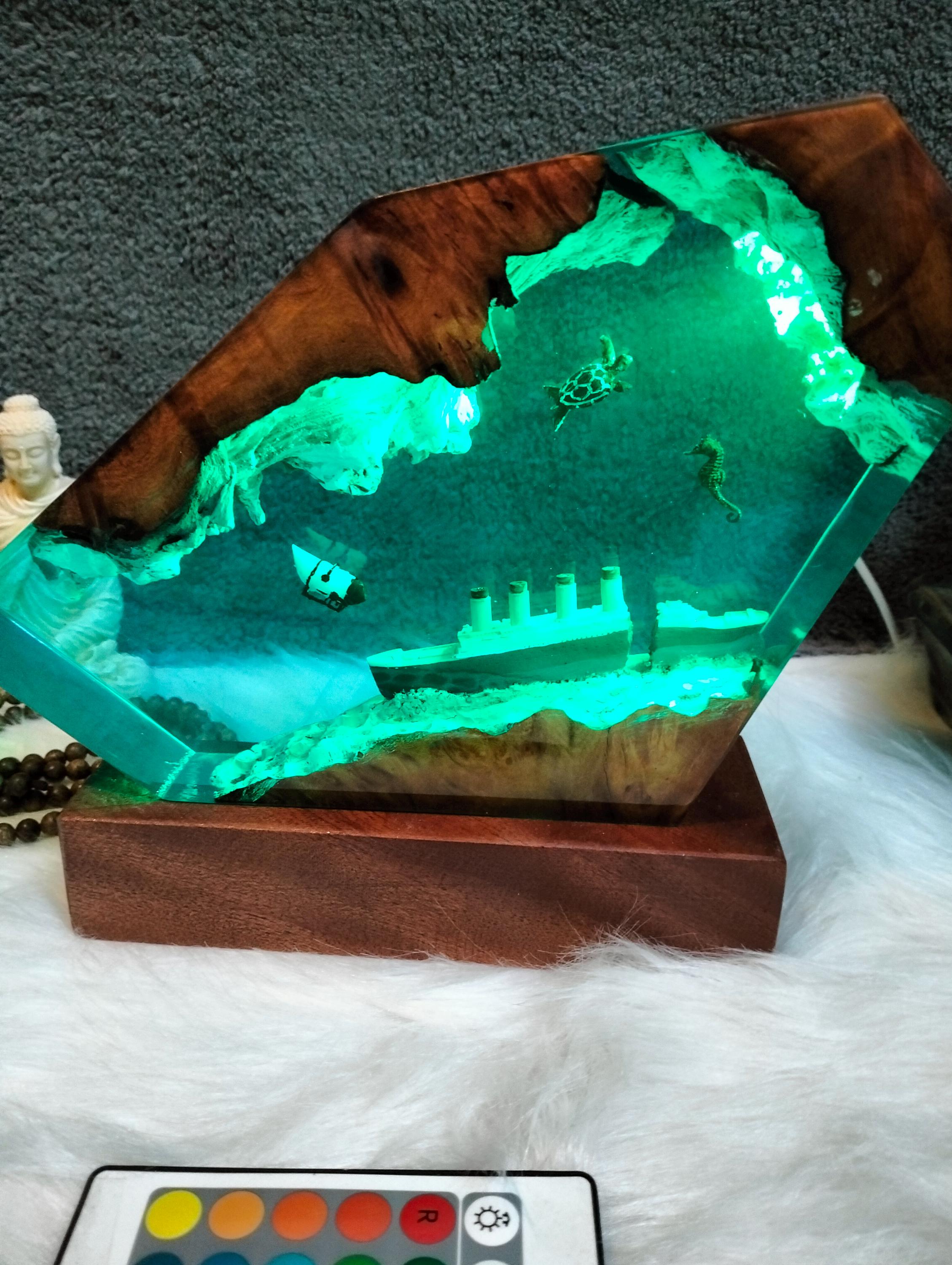 Resin Light Lamp Handmade, Titanic Lamp , Titan Ship - Etsy