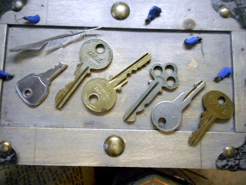 Destash. Vintage Flat Keys Upcycled Assemblage Steampunk Design ...