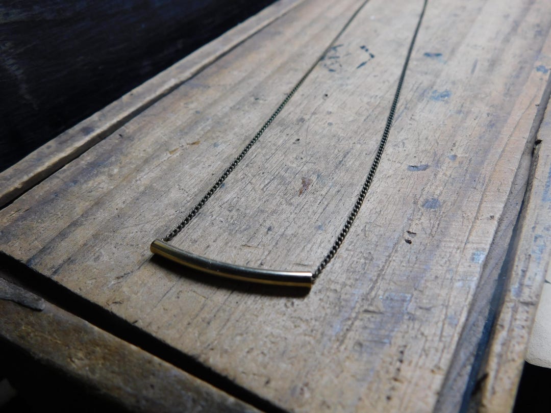 Minimalist Curved Golden Noodle Bar Necklace - Etsy