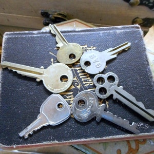 Destash. Vintage Flat Keys Upcycled Assemblage Steampunk Design ...