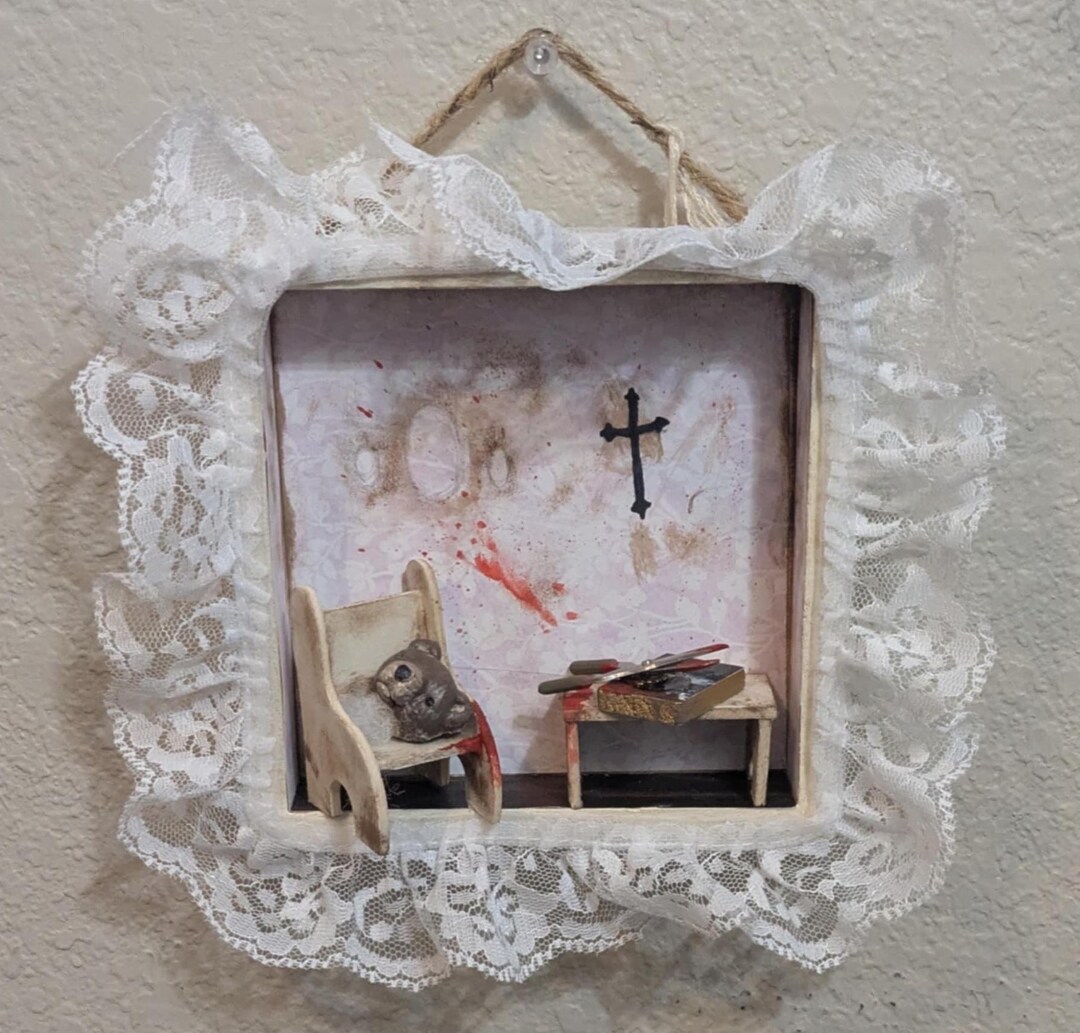 Miniature Box Doll House Diorama Room Box Murder House Morute Dollcore ...