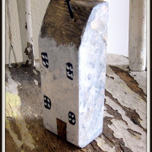 Small Primitive Hand Painted Reclaimed Wood House Set Rustic Shelf ...