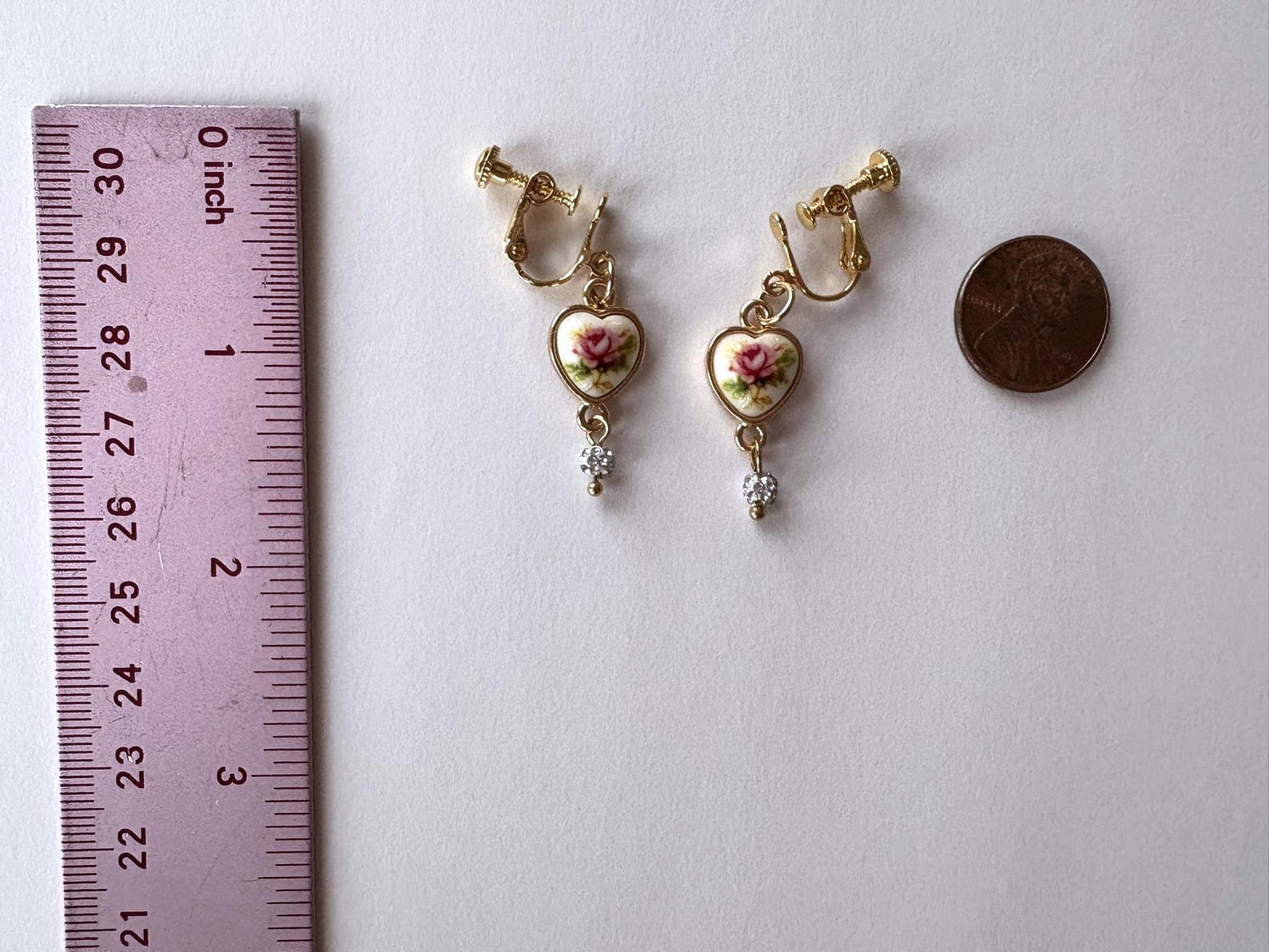 Ornate Pink Roses on Cream Colored Heart Clip-on Earrings With Screw ...