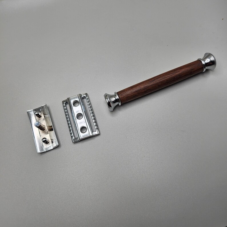 DE Safety Razor With Walnut Wood Handle - Etsy
