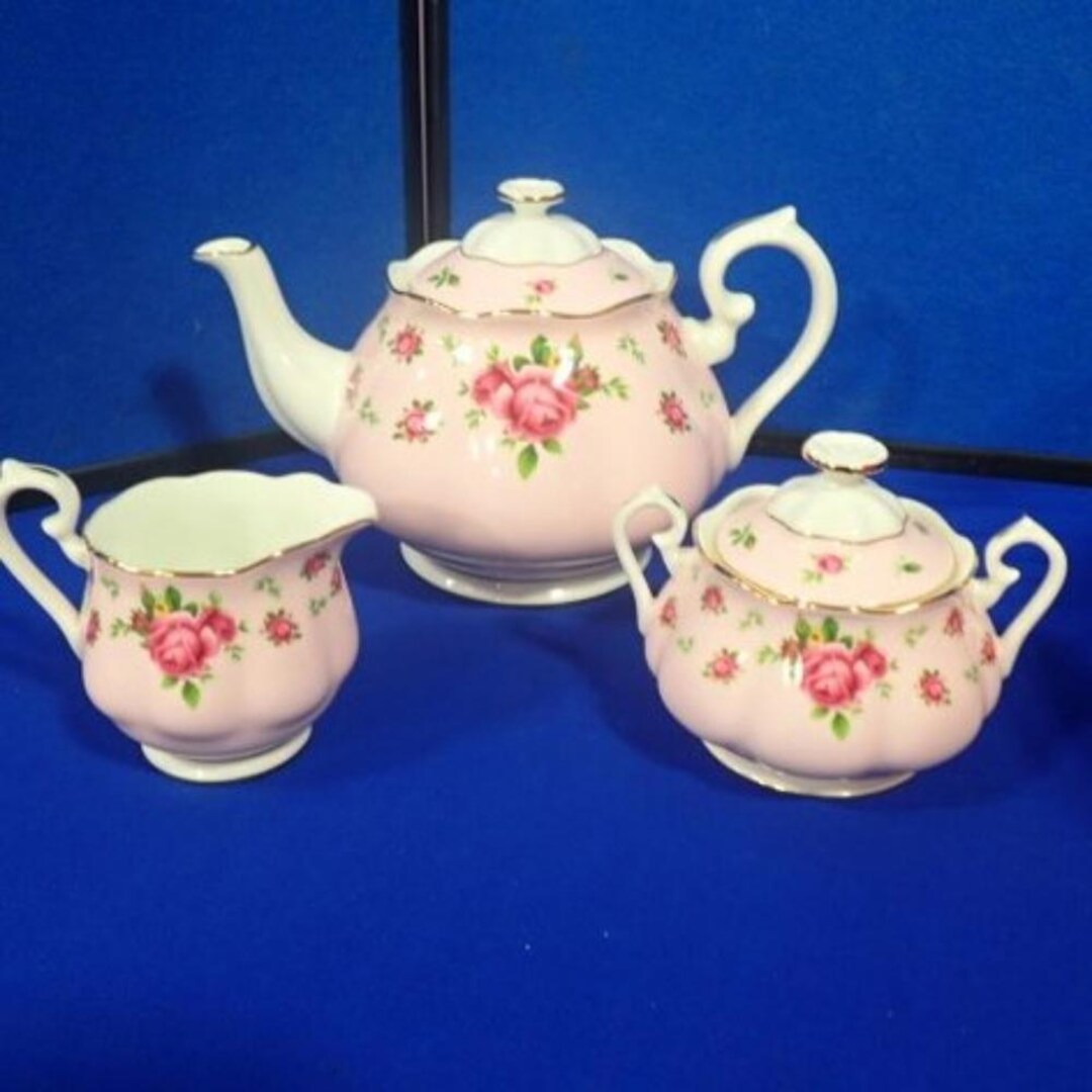 Royal Albert NEW COUNTRY ROSES Tea Set - Etsy