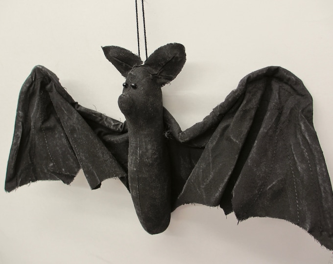 Small Wooden Hand-painted Spooky Skeleton Bats & Magnets Hanging ...