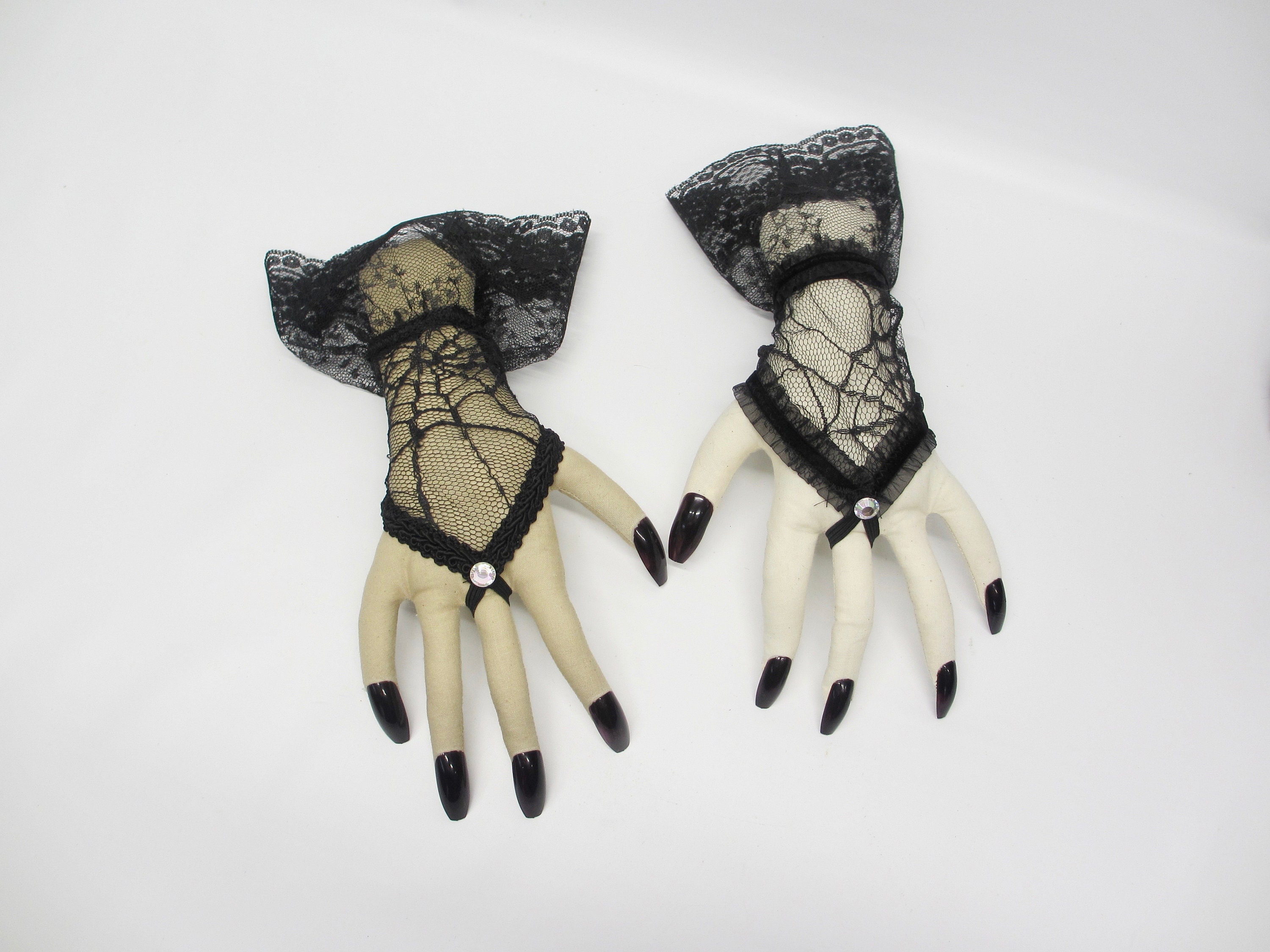 Severed Hand Halloween Decoration | Ring Holder | Scary Halloween Home ...