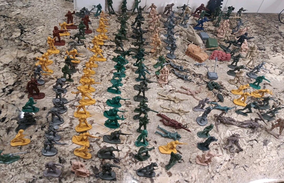 160+ PCS Lot Vintage Huge Lot Soldiers Figurines Army Men Etc RARE ...