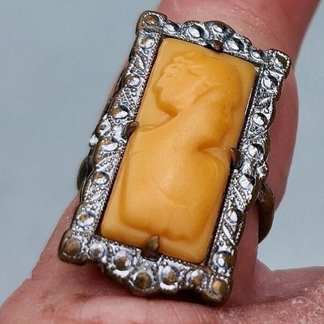 Vintage Uncas Early Celluloid Low Relief Butterscotch Cameo Gold Tone ...