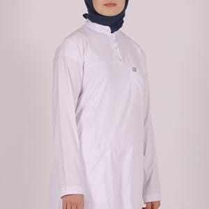 White Muslim Scrubs Set – 4 Way Stretch Hijab Nurse, Dentist ...
