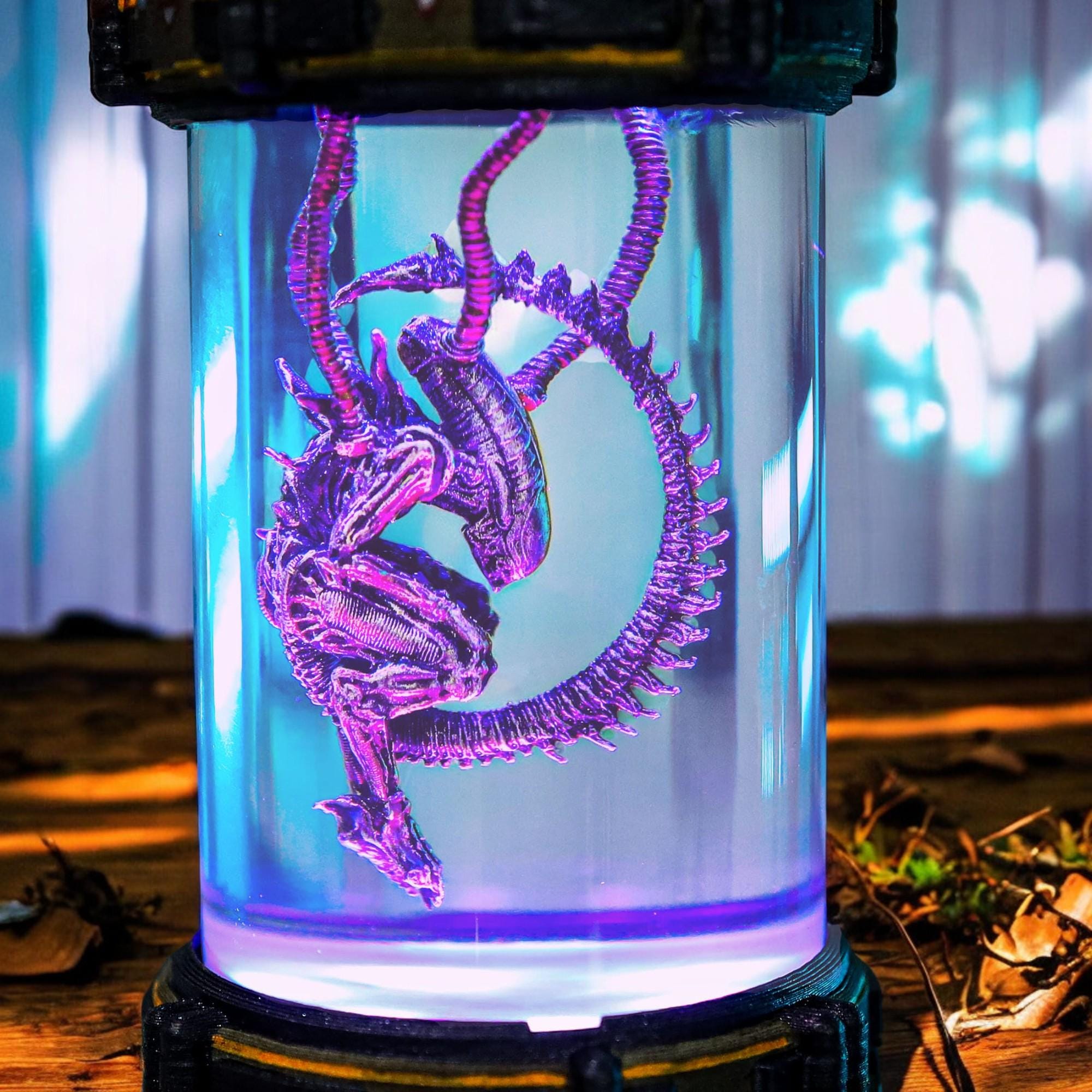 Alien Resin Lamp, Alien LED Night Light, Sci-fi Horror Desk Decor ...