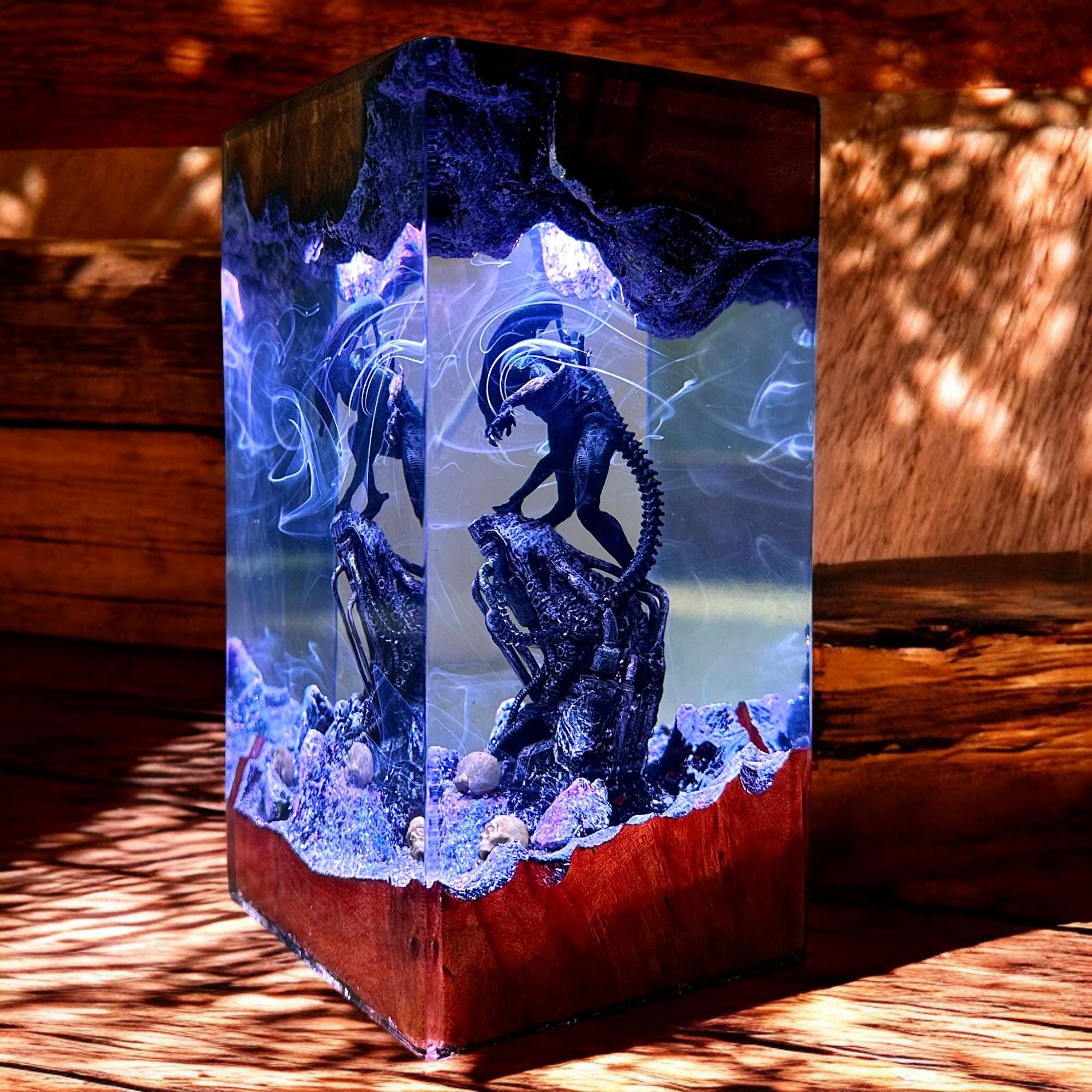 Alien Resin Lamp, Alien LED Night Light, Sci-fi Horror Desk Decor ...