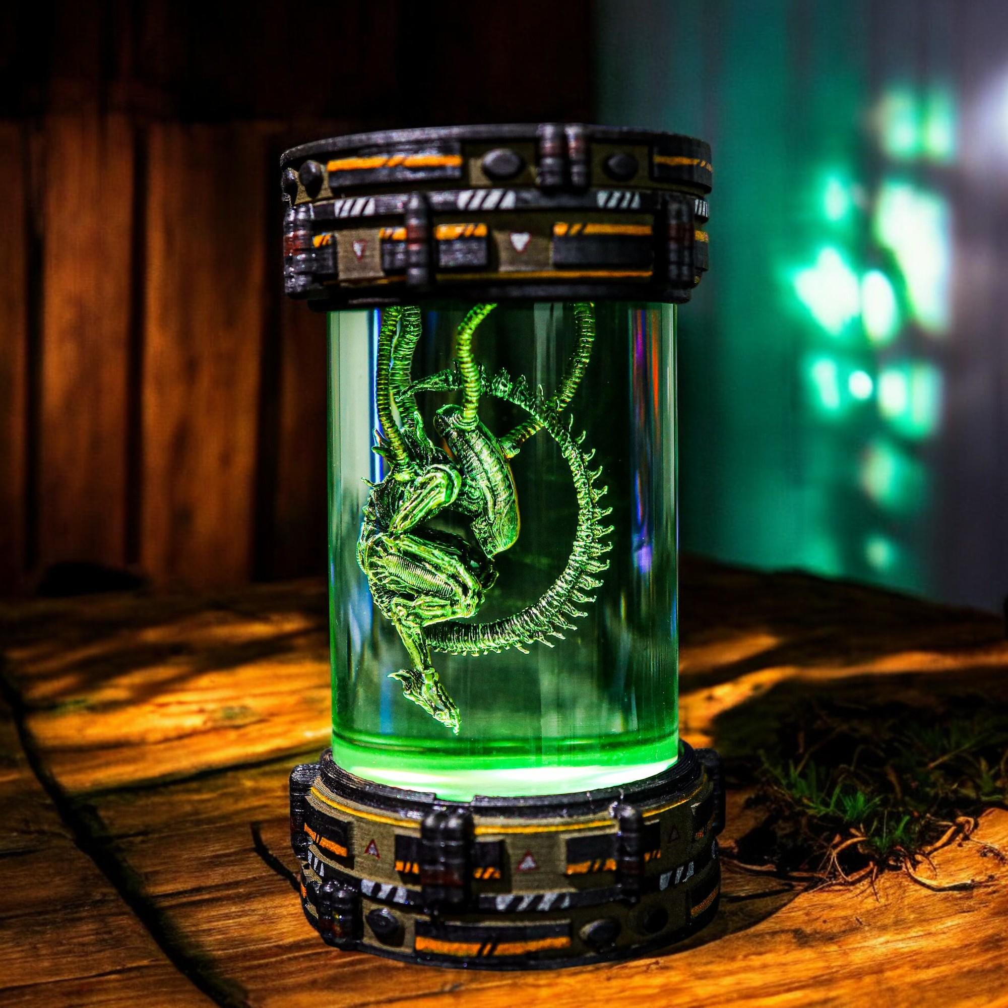 Alien Resin Lamp, Alien LED Night Light, Sci-fi Horror Desk Decor ...