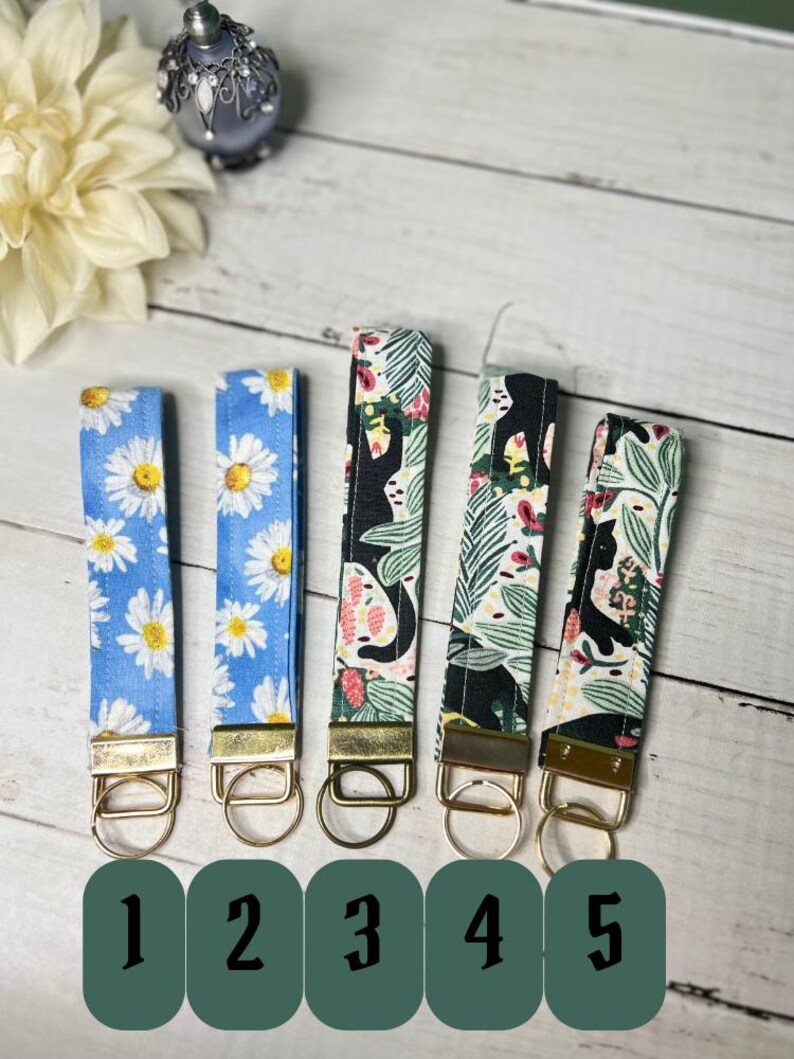 Handmade Keychain -- Key Fob -- Lanyard - Etsy