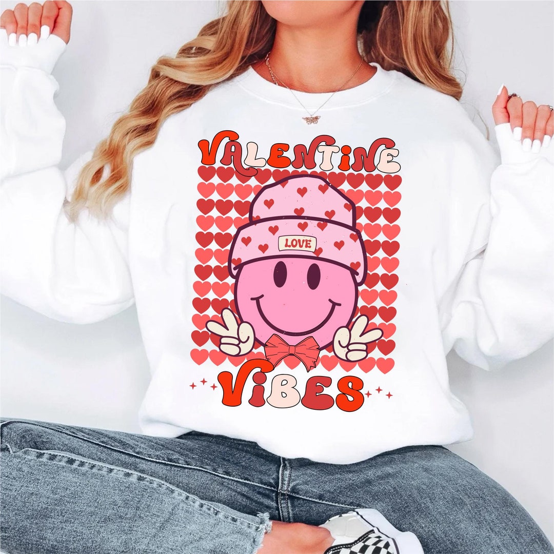 Valentine Vibes SVG PNG, Cute Pink Smiley Heart SVG, Romantic Love ...