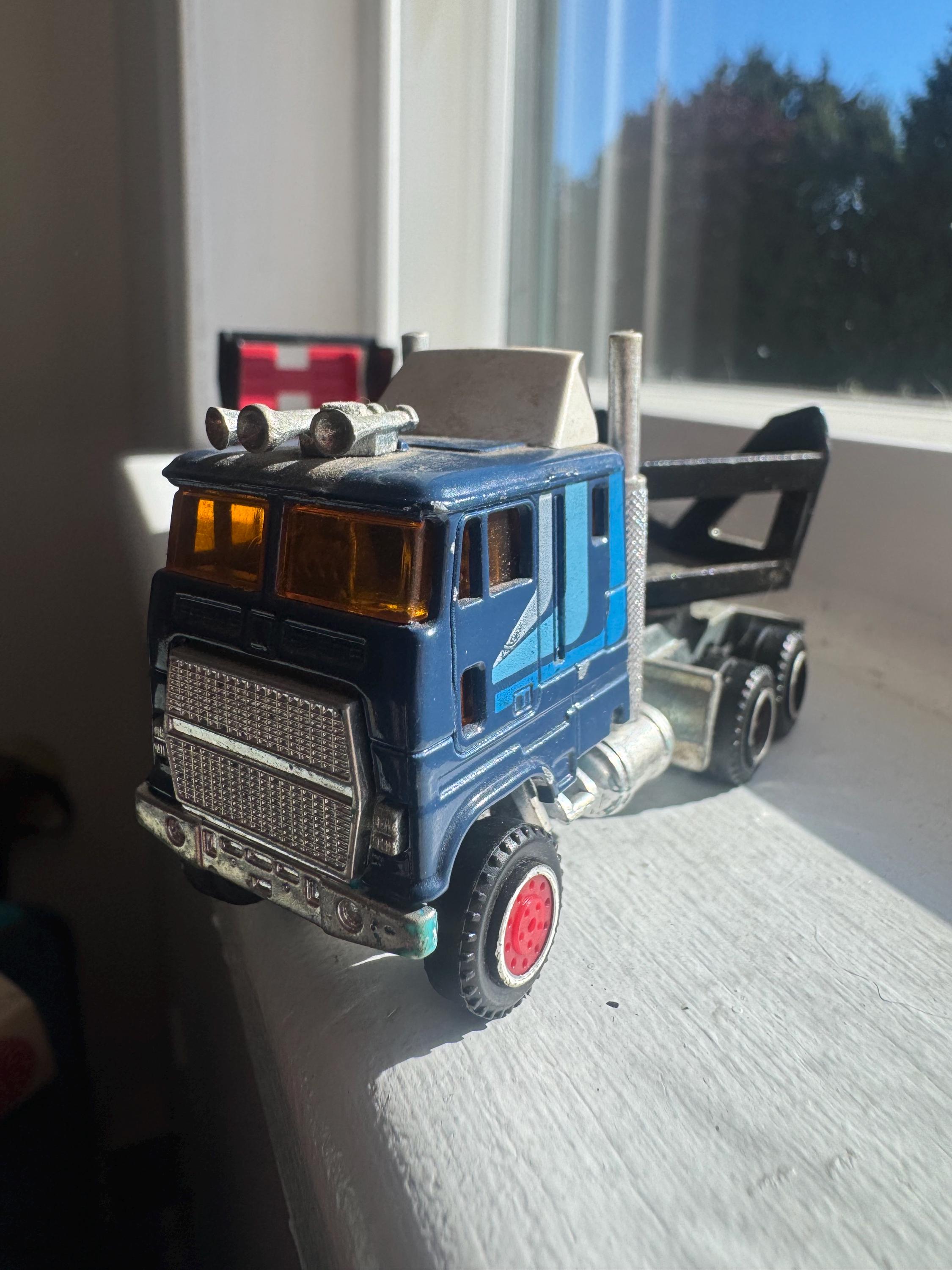 Mojorette - Cabover “super Movers” Semi Truck Tractor Trailer Low Boy ...