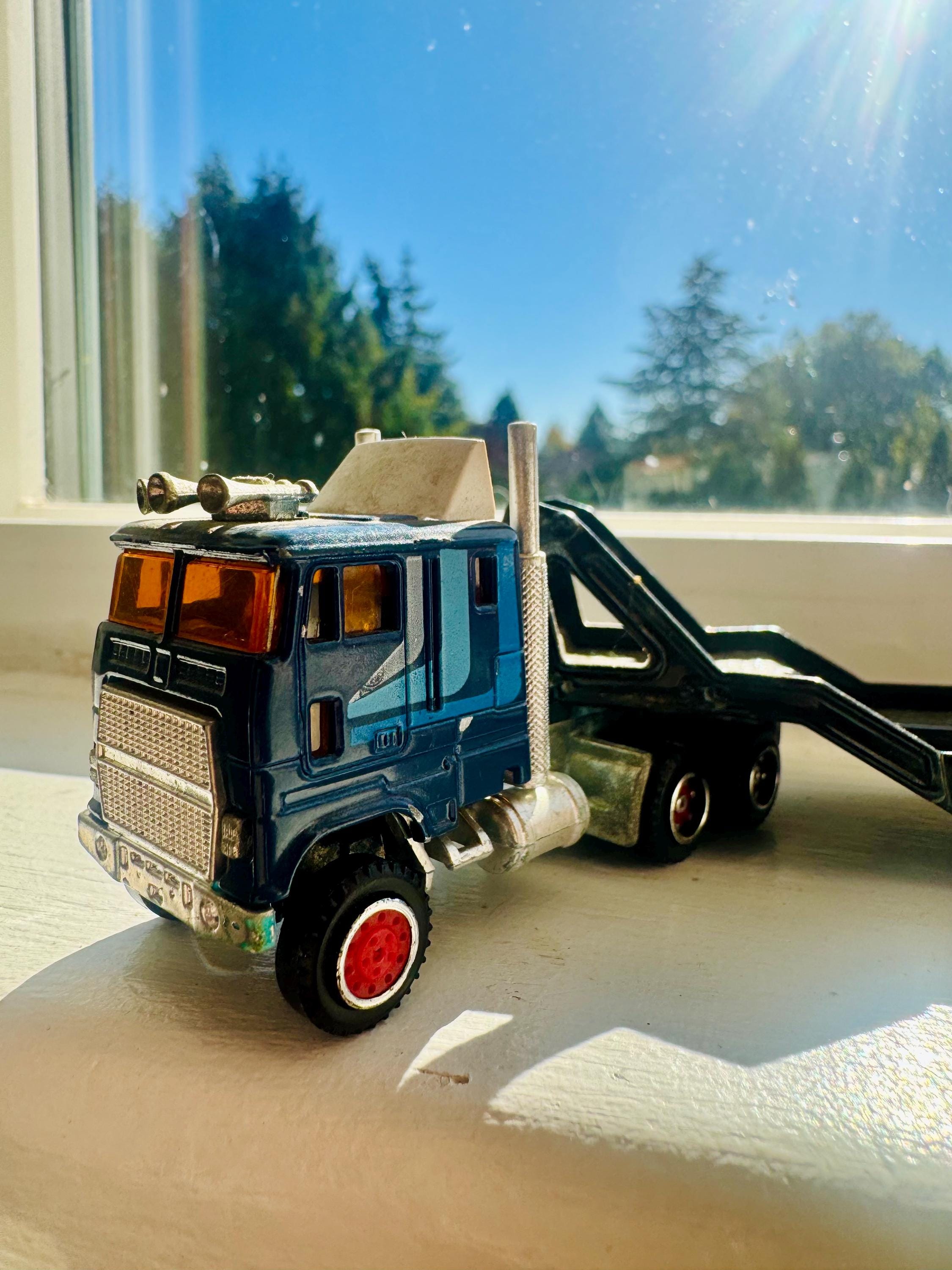 Mojorette - Cabover “super Movers” Semi Truck Tractor Trailer Low Boy ...