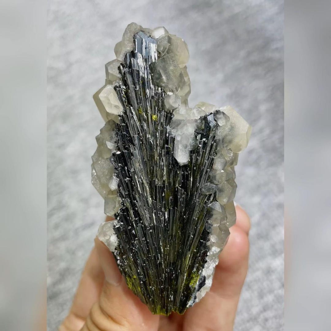 Natural Epidote and Calcite Symbiosis Comes From Daye,hubei 40*75*35MM ...