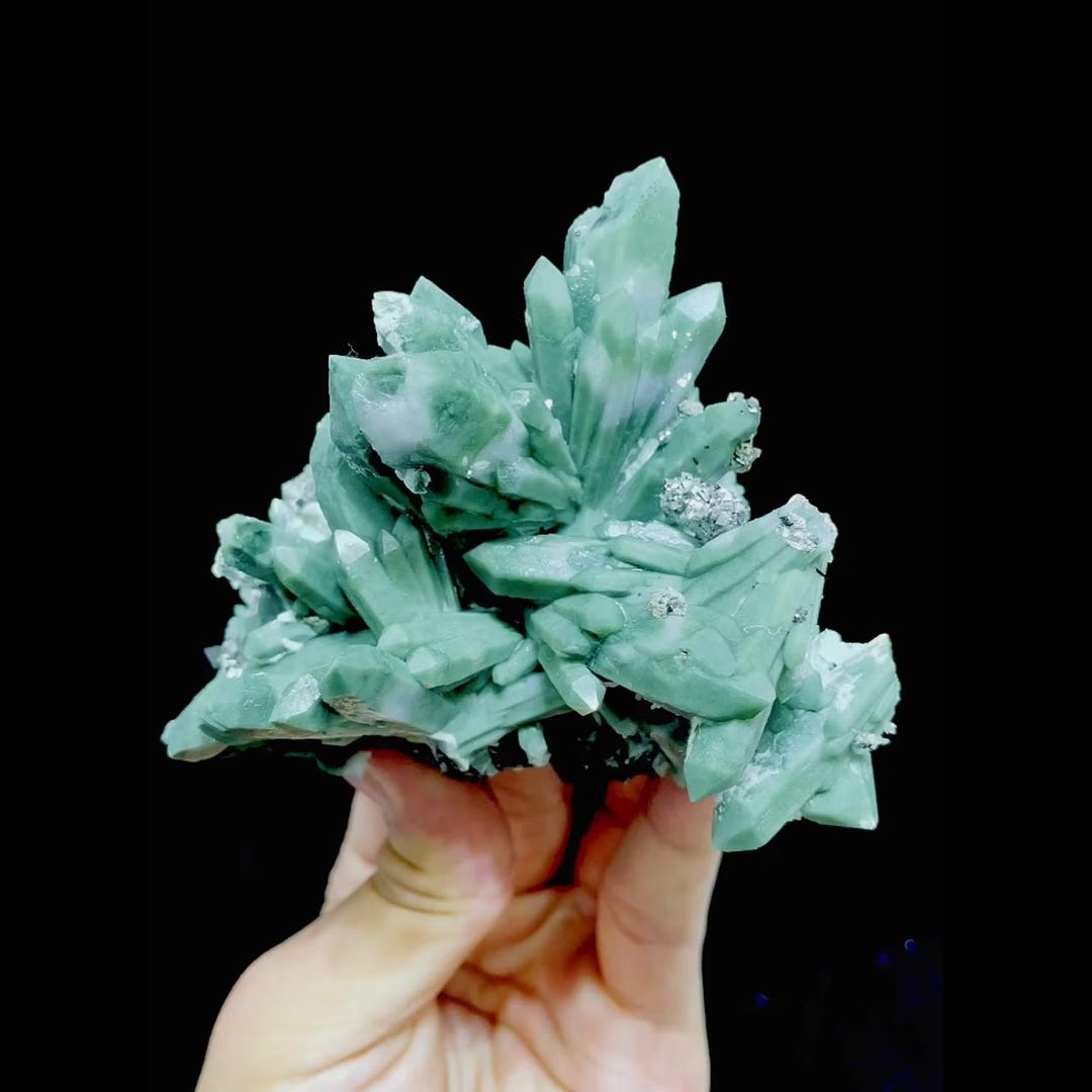 Natural Green Quartz Cluster Comes From Inner Mongolia,china 100*80 ...