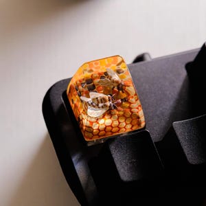 Bee Yellow Artisan Keycap, Cute Bee and Honey Resin Keycap, Gaming ...