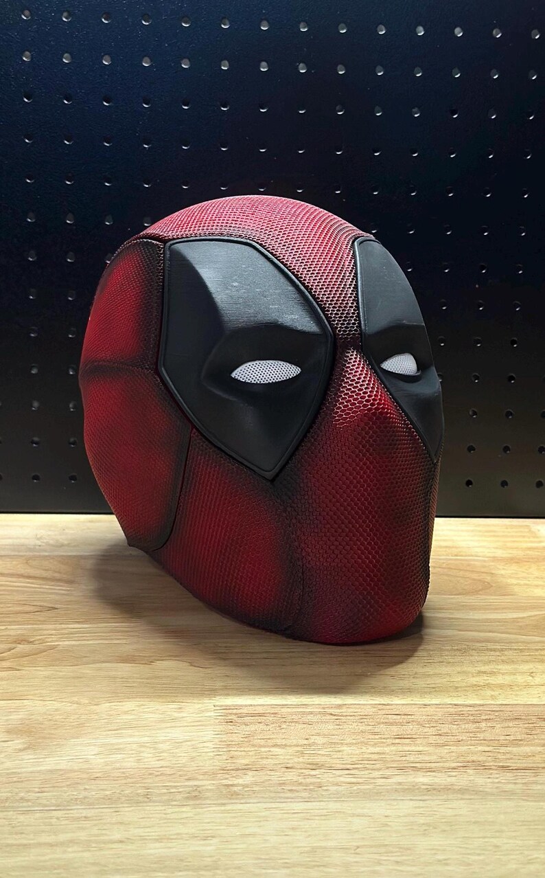 Deadpool Cosplay Helmet – Weathered, 3D Printed, Magnetic - Etsy
