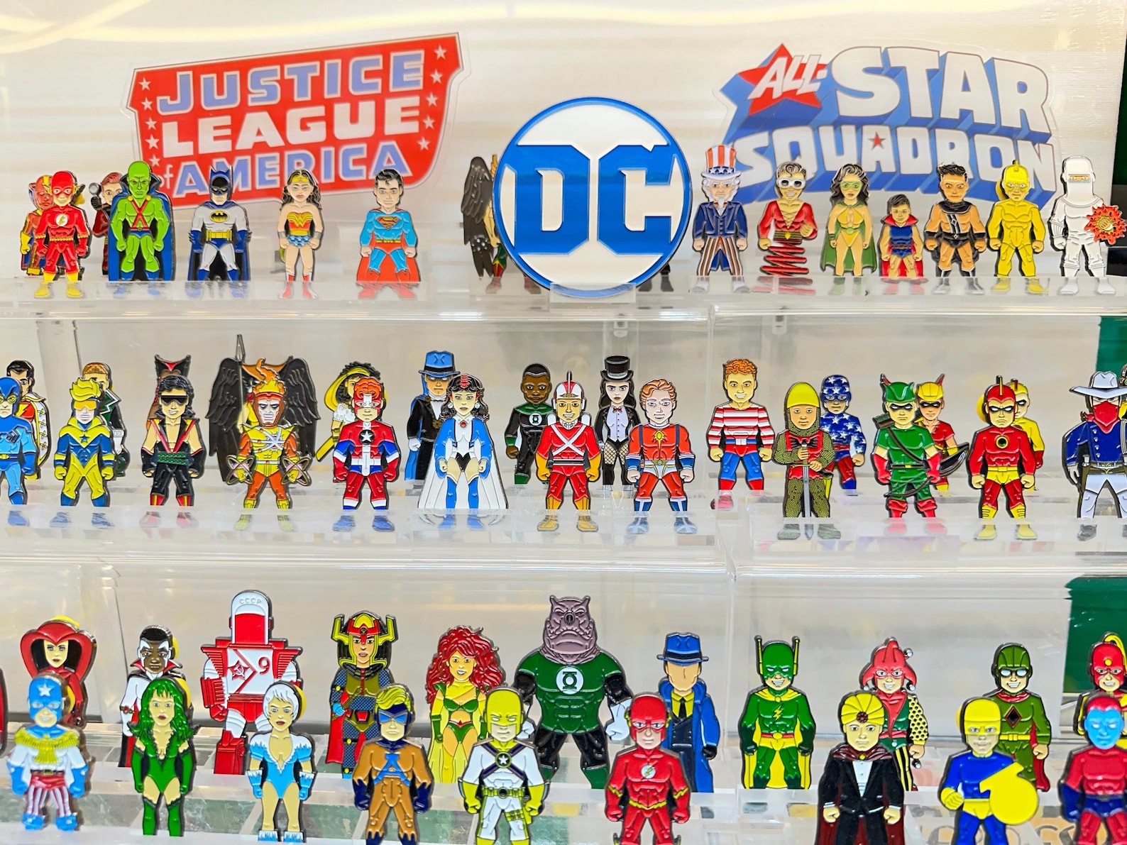 DC Comics Classic DC COMICS Logo Pin #403 - Etsy