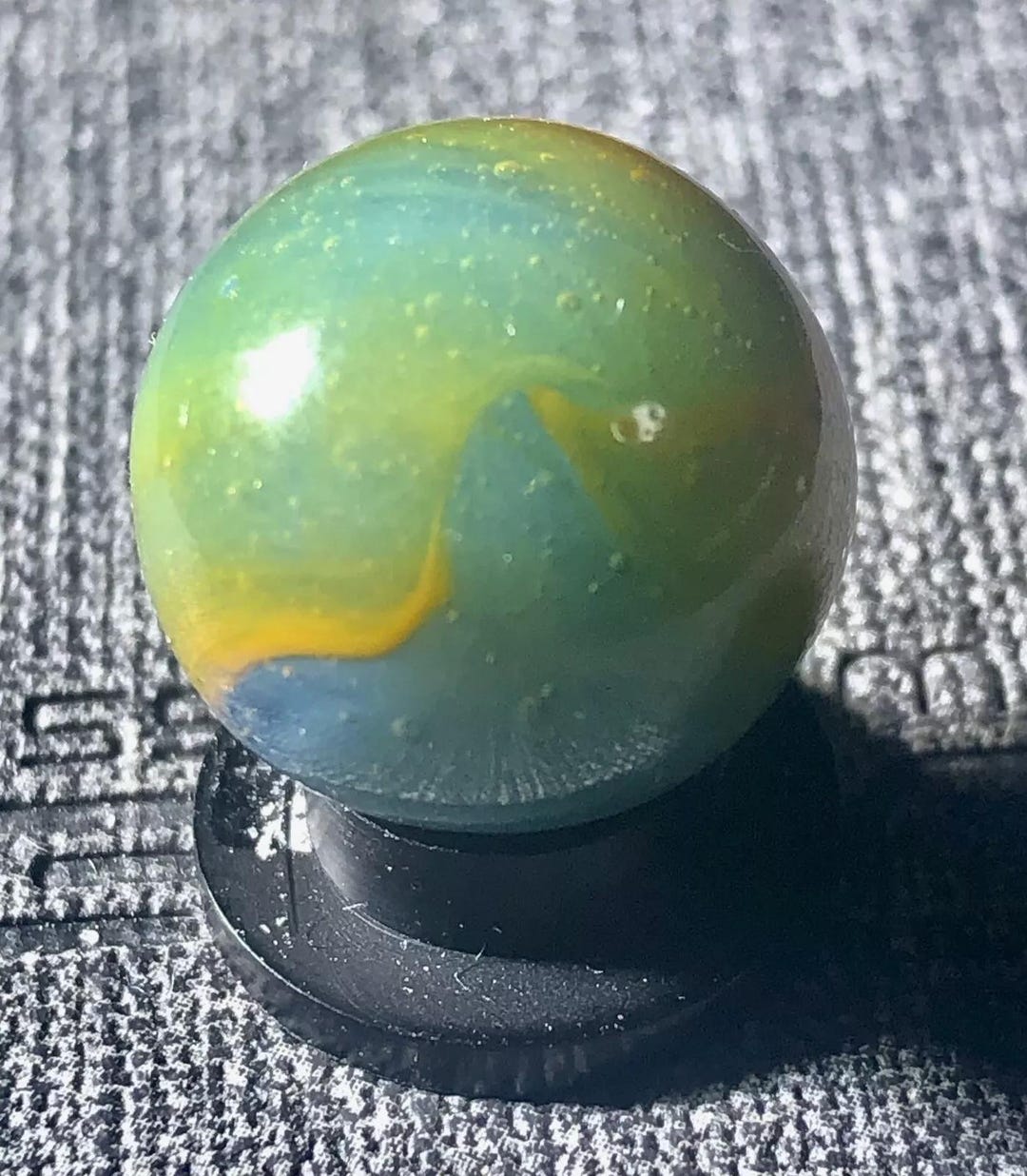 VTG Peltier Transparent Based Tracer Rainbo Marble W Oxblood Vein .61 ...