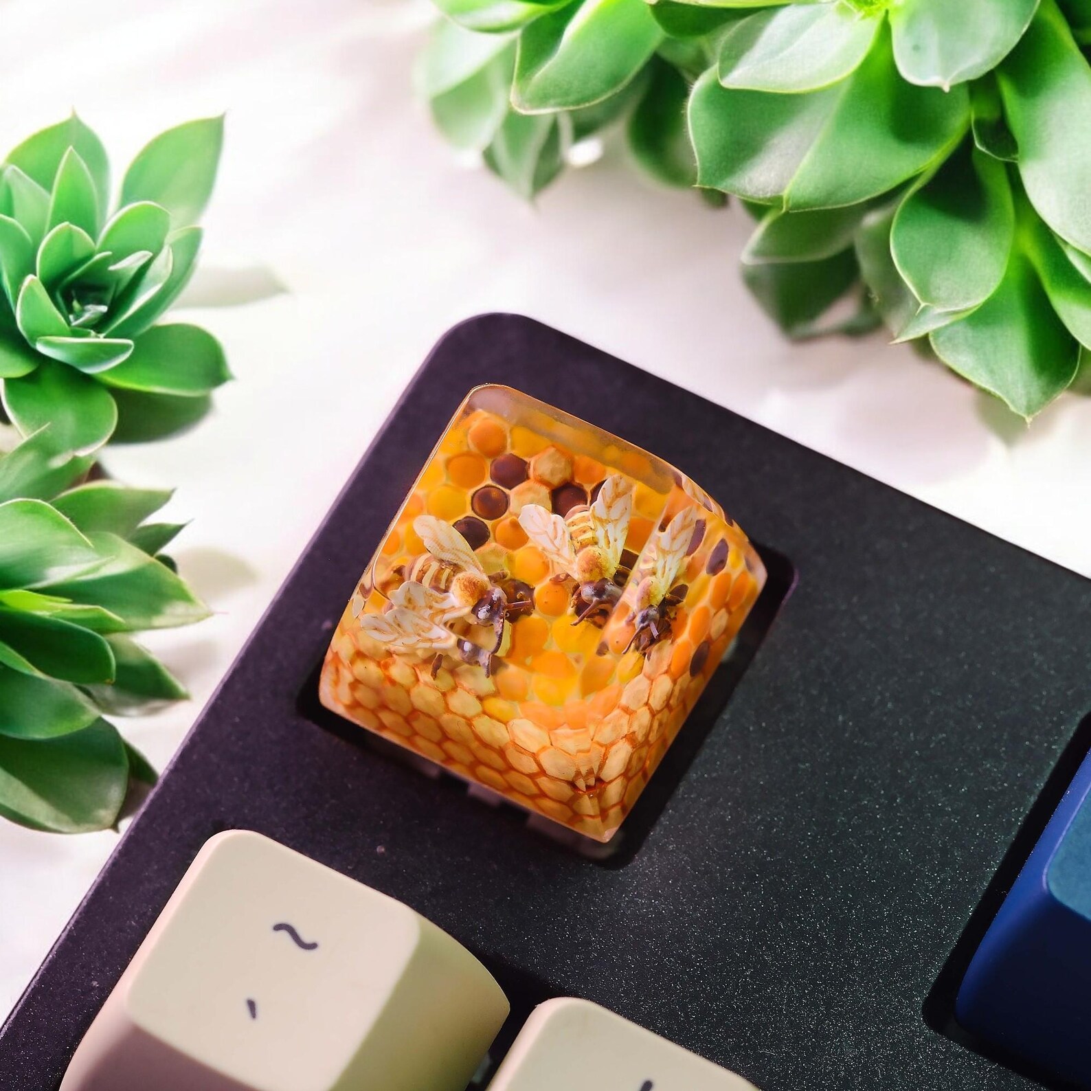 Honeycomb Keycap, Keycaps Bee Artisan, Custom Artisan Keycaps, Keycaps ...