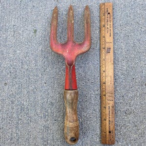 Choice Vintage Hand Held Metal Garden 3 and 4 Tine Pitchfork Style ...