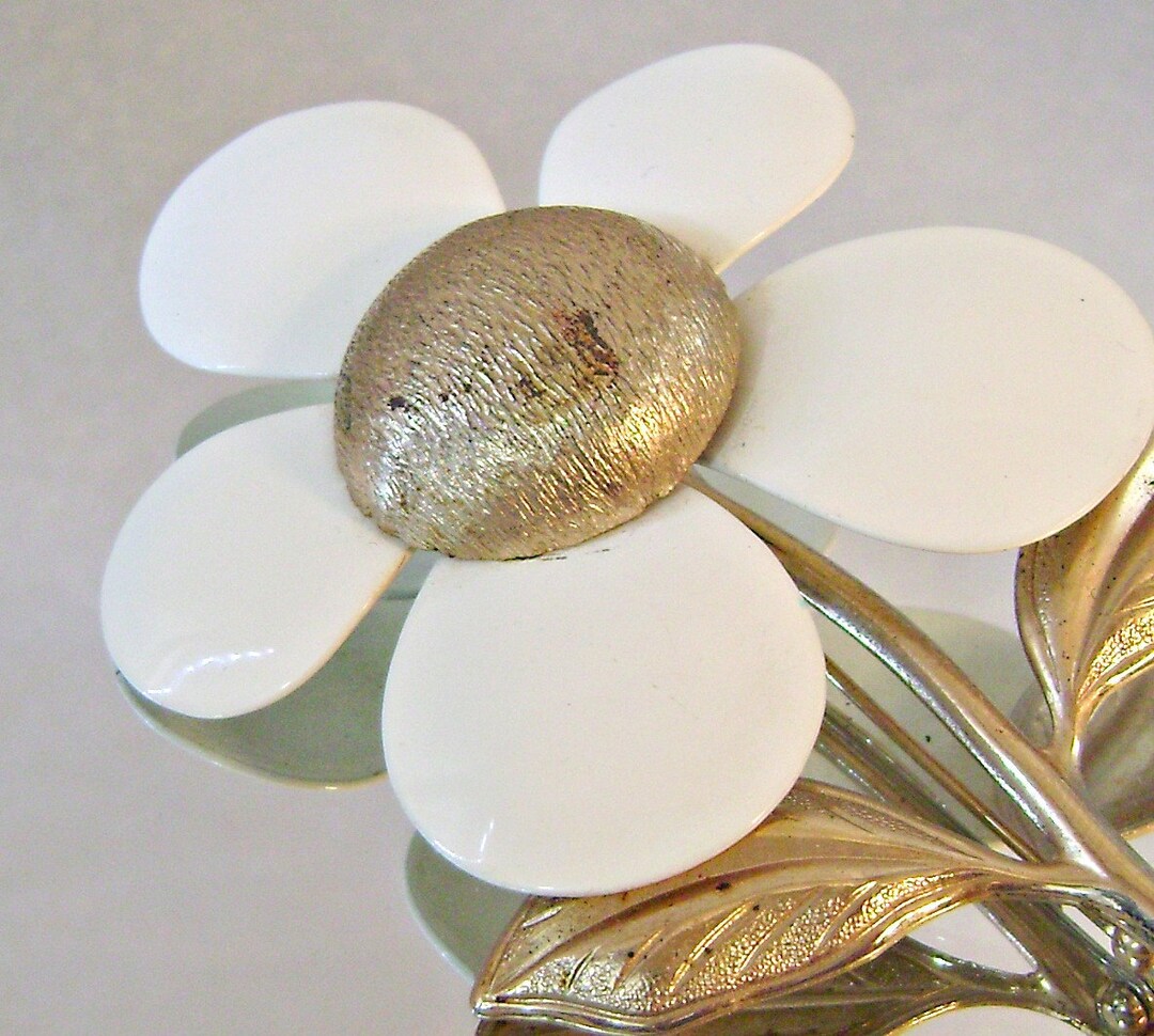Flower Brooch. Sarah Coventry. Flower Brooch Sarah Coventry Mod Flower ...