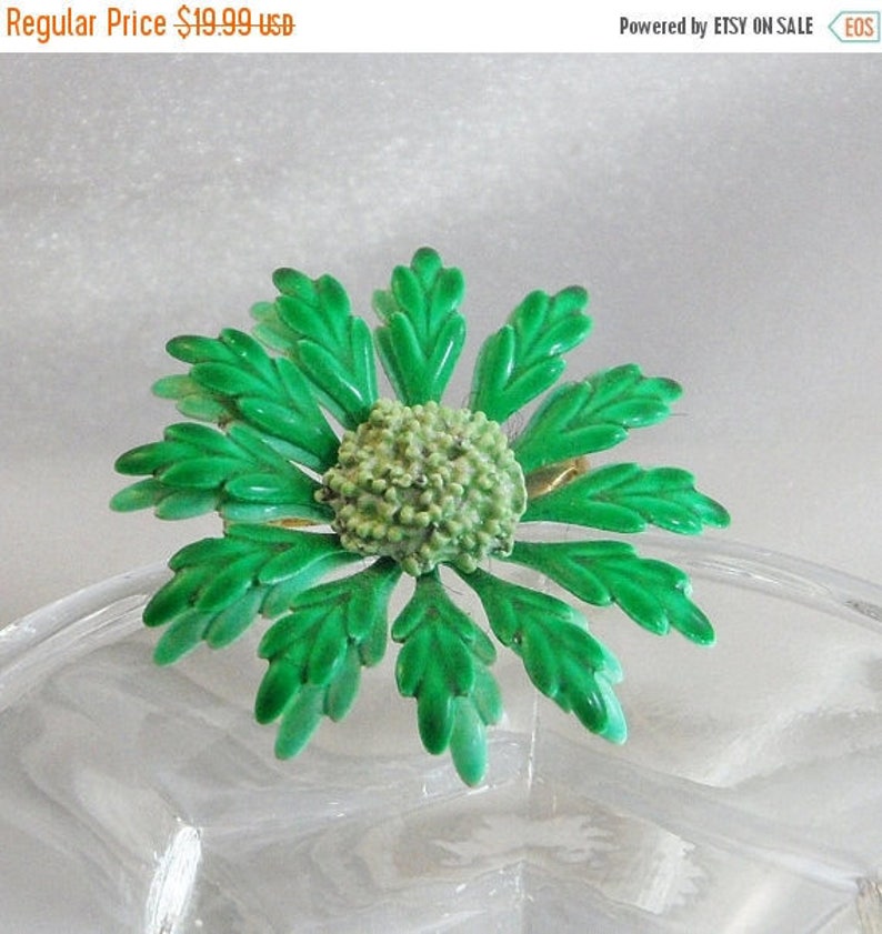 Flower Brooch. Bright Green Flower Brooch. 70s Flower Power - Etsy