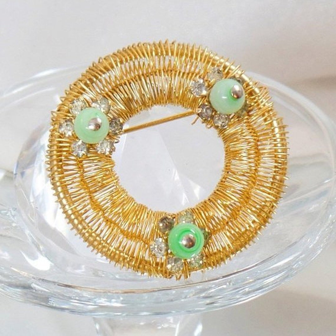 Weiss Brooch. Wire Brooch. Wreath Brooch. Vintage Brooch. Gold Wire Pin ...