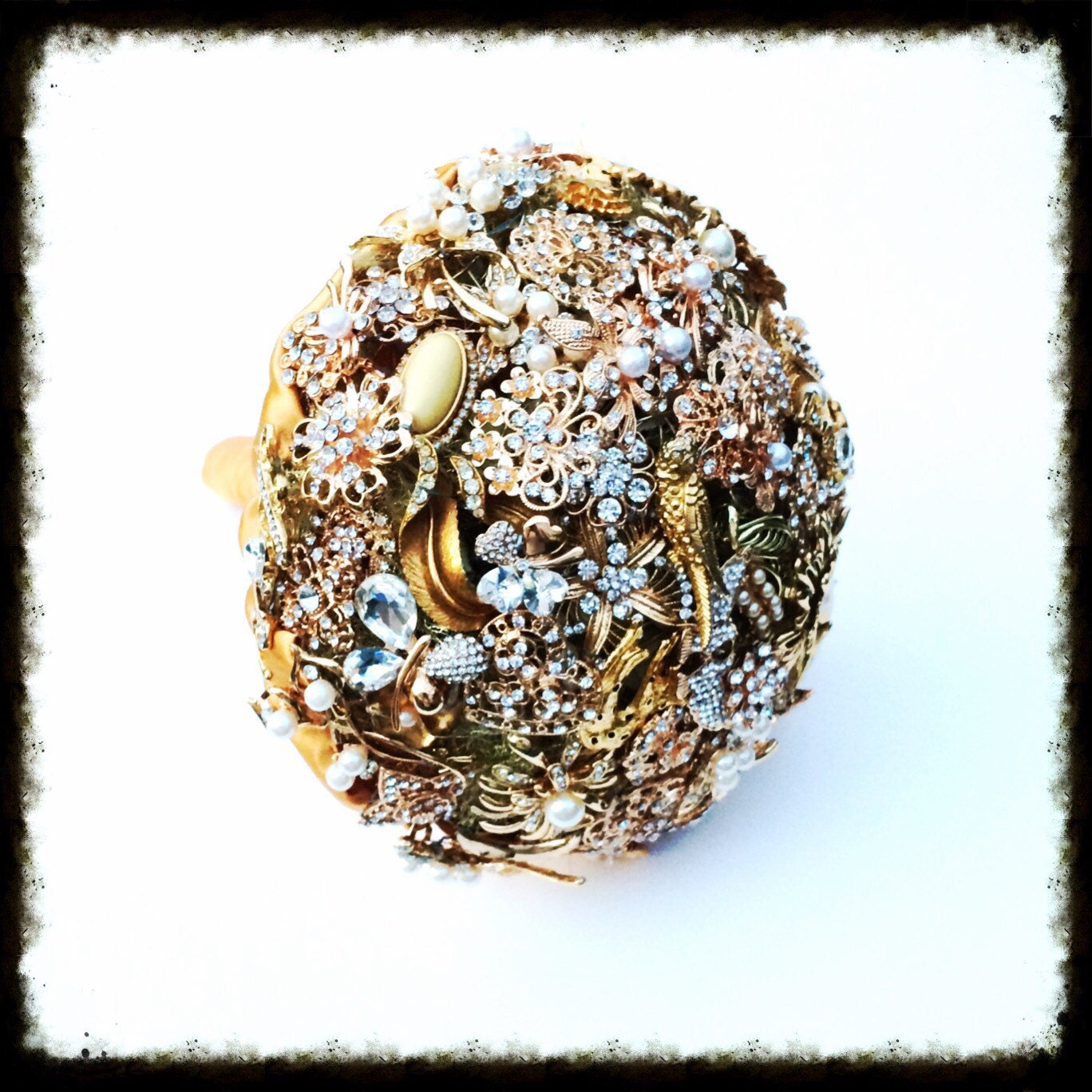 Gold Vintage style Bridal Brooch Bouquet | Etsy