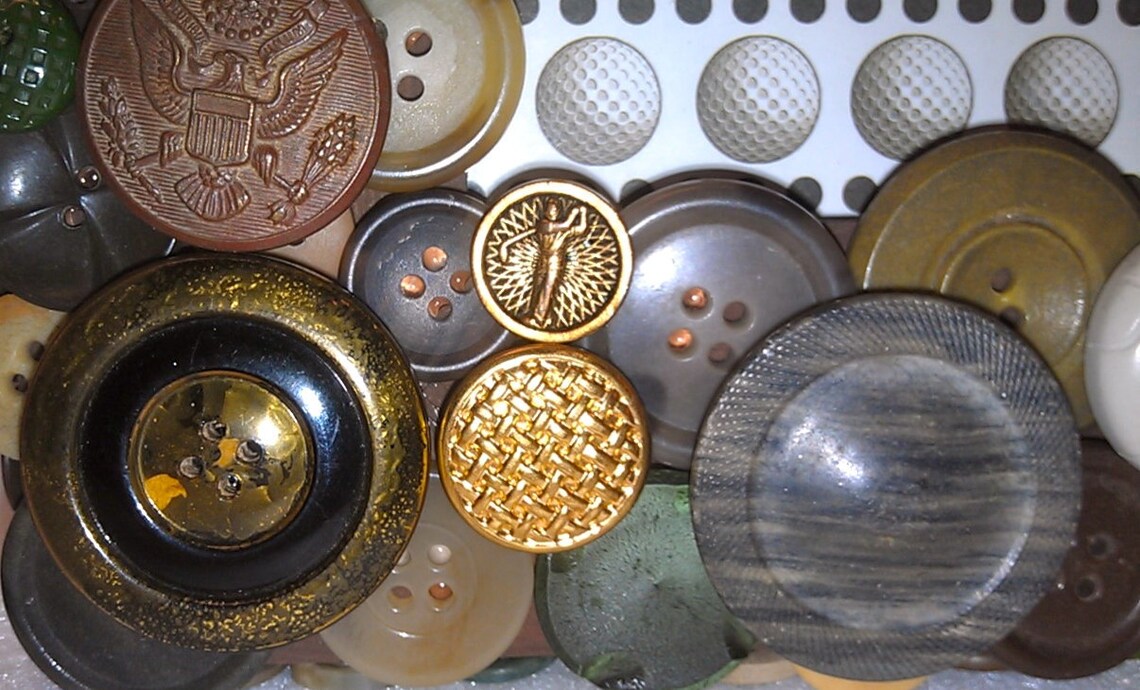 RESERVED CUSTOM ONLY Golf Button Frame Gift for Golfer - Etsy