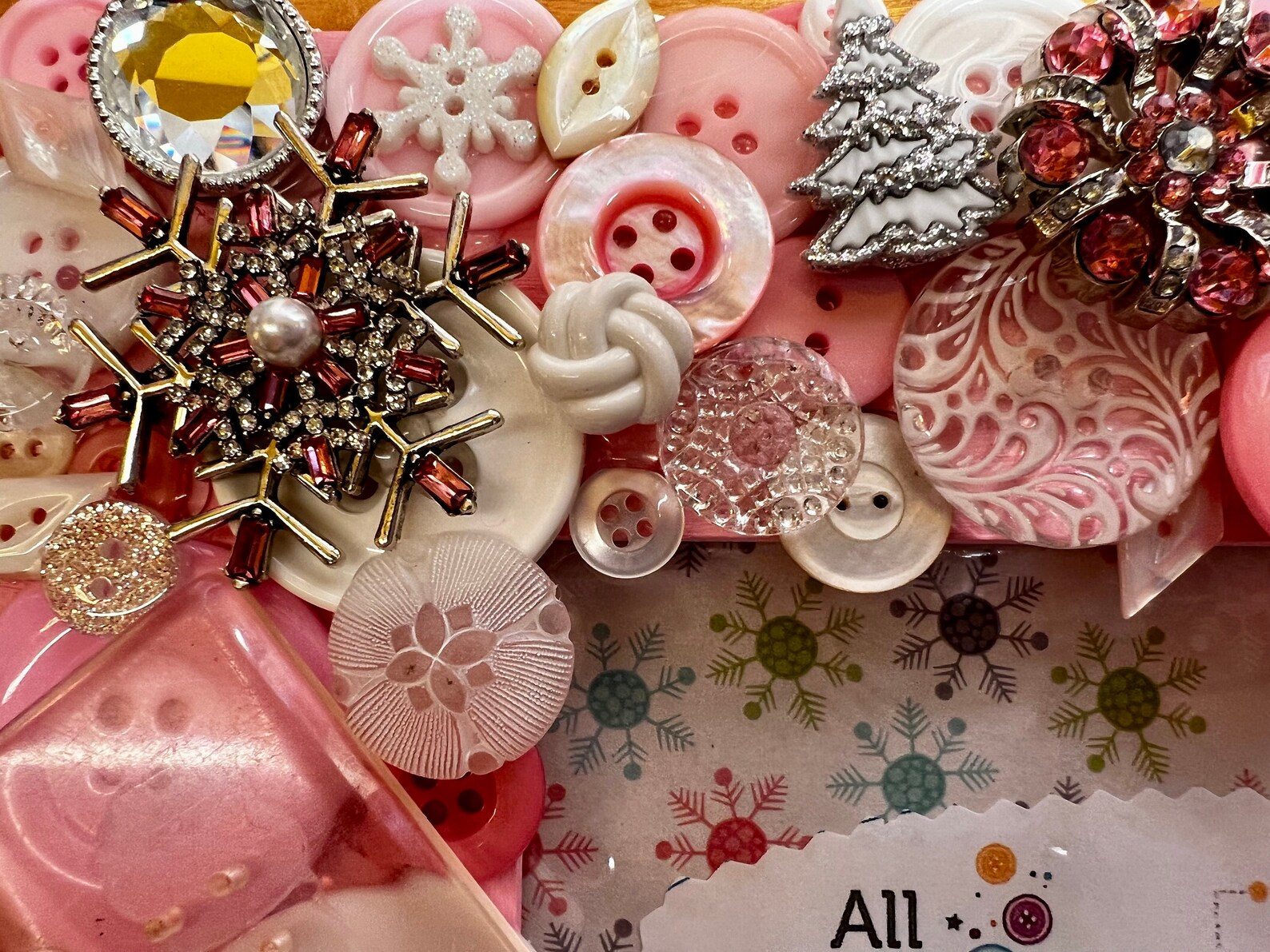 SNOWFLAKE Themed Button Picture Frame in Pink & White With Icy Winter ...