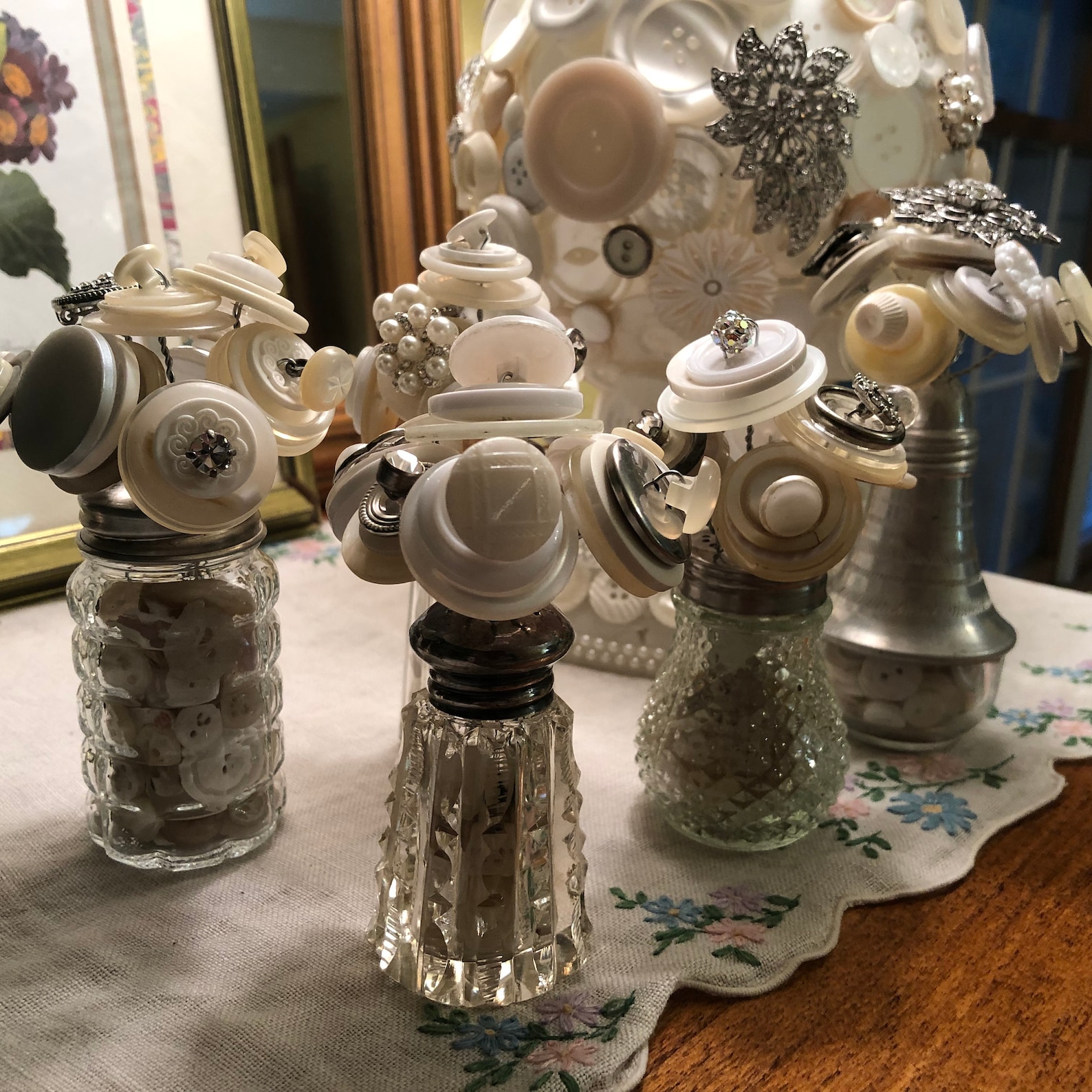Button Flowers and Salt Shaker Vintage Shaker Button Art - Etsy UK