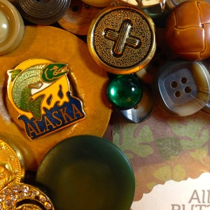 ALASKA ~ Button Picture Frame in Brown and Green ~ Travel Frame ...