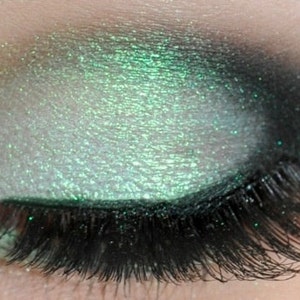 Holographic Eye Shadow Iridescent Sparkly Mint Green Eye Makeup Long ...
