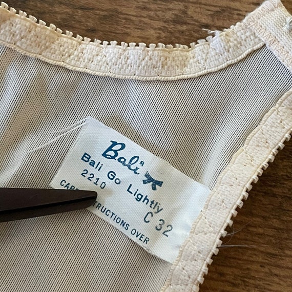 Vintage 1960's Bali Go Lightly Bow Bra / Size 32C / S… - Gem