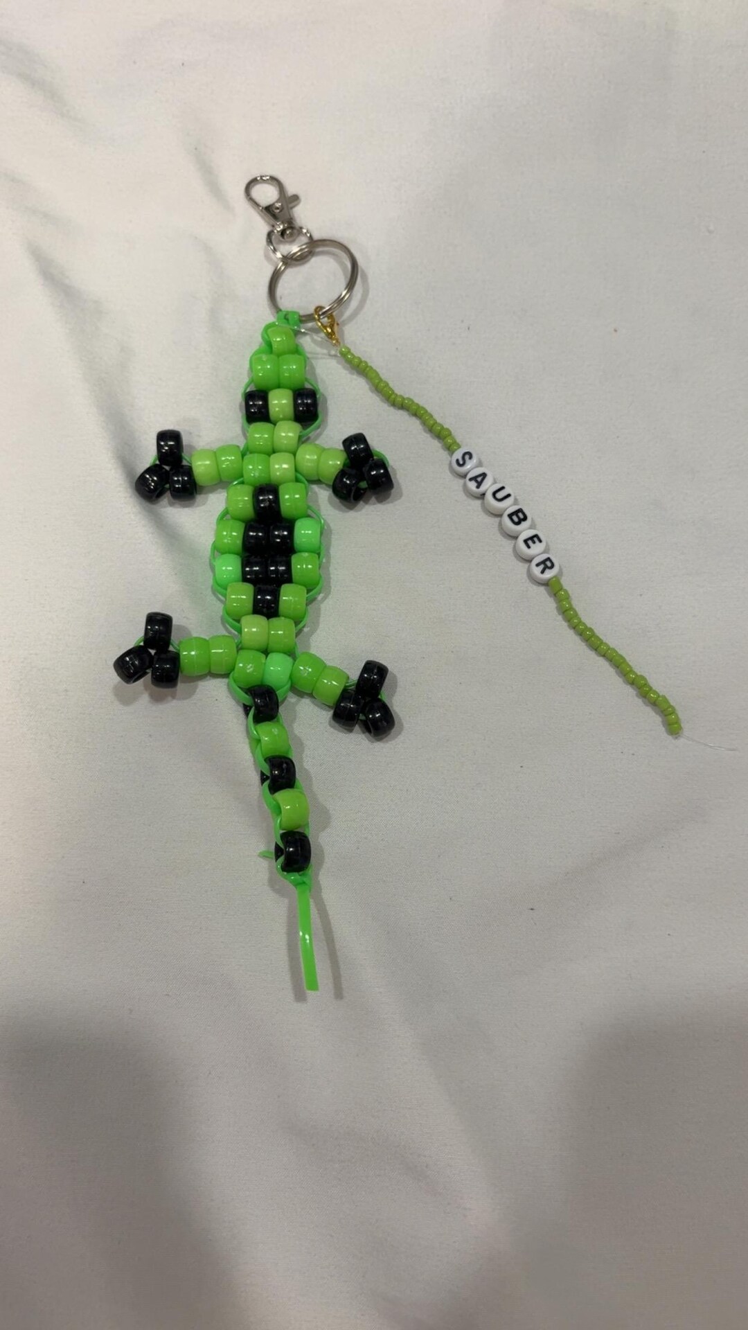 F1 Kick Sauber Inspired Lizard Keychain - Etsy