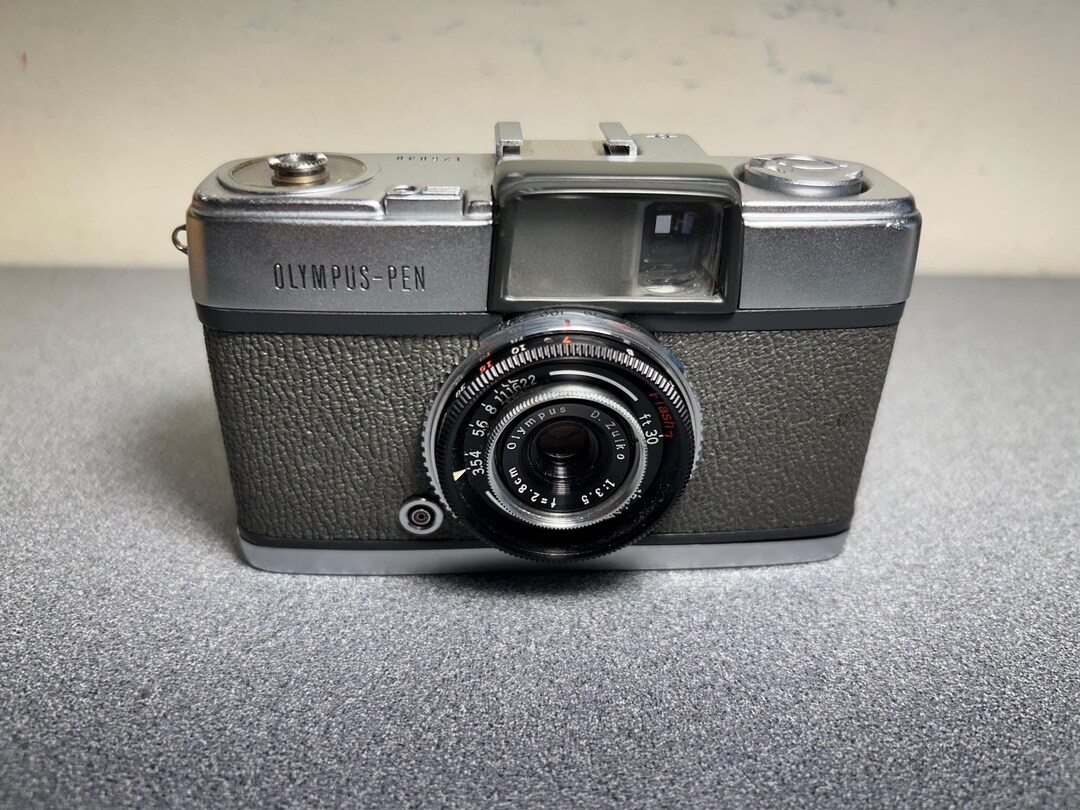 Rare Olympus Pen Half-frame 35mm Camera. Collectible 1960 Single-lug ...